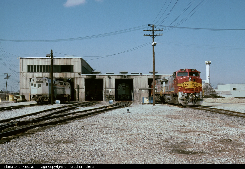 AMTK 824 and ATSF 917